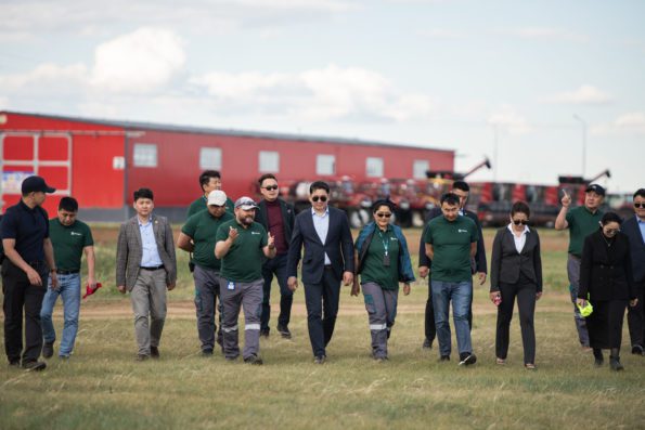 Ерөнхийлөгч У.Хүрэлсүх Мэтагро компанийн хөдөө аж ахуйн цогцолборын үйл ...